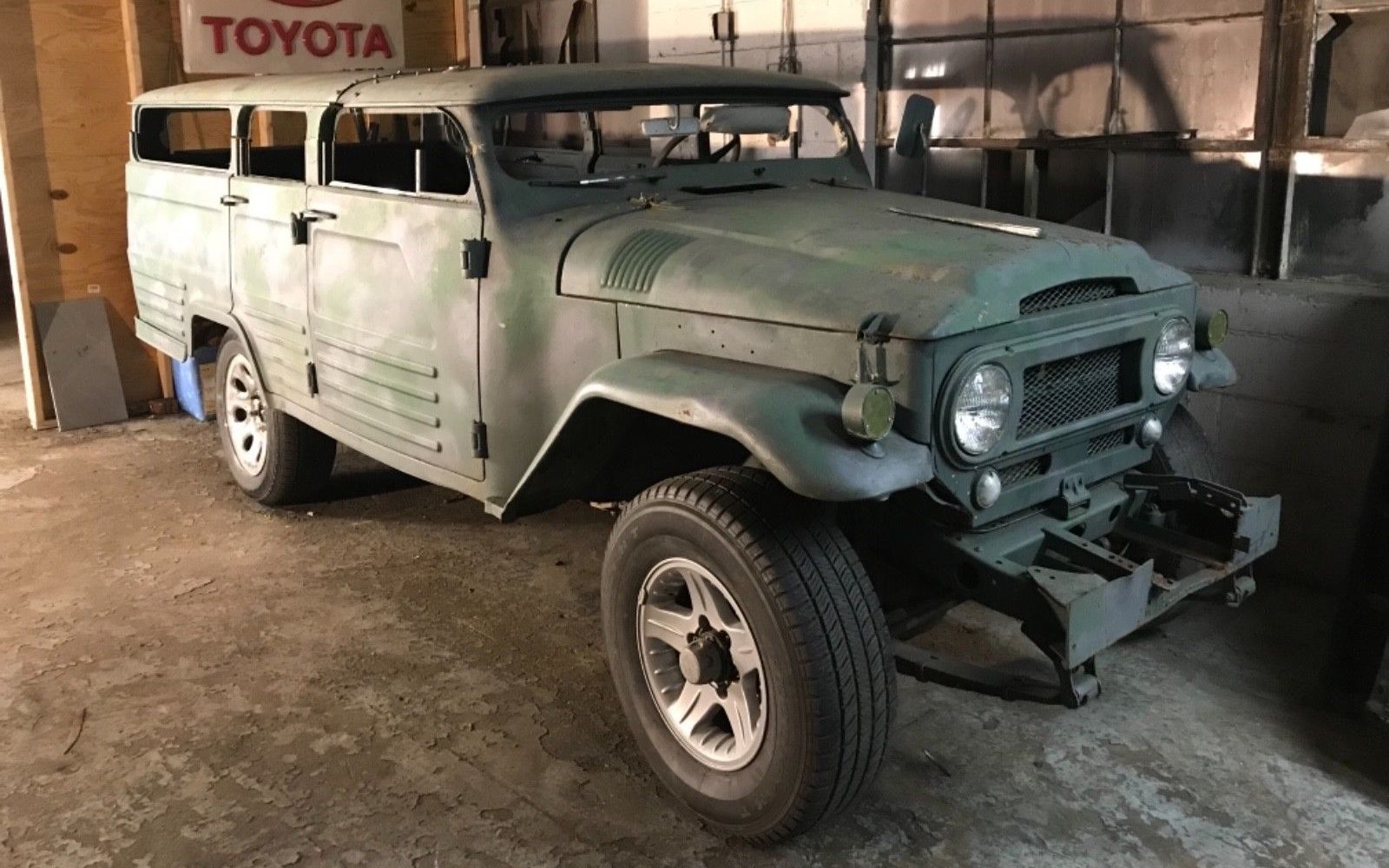 Cramped Cruiser: Chopped 1964 Toyota Land Cruiser FJ45