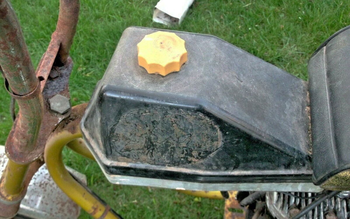 061121 – 19XX HPE Muskin Cat Dominator mini bike – 5 | Barn Finds