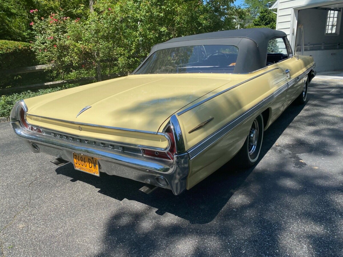 1962 Bonneville Convertible rear 3:4 view | Barn Finds