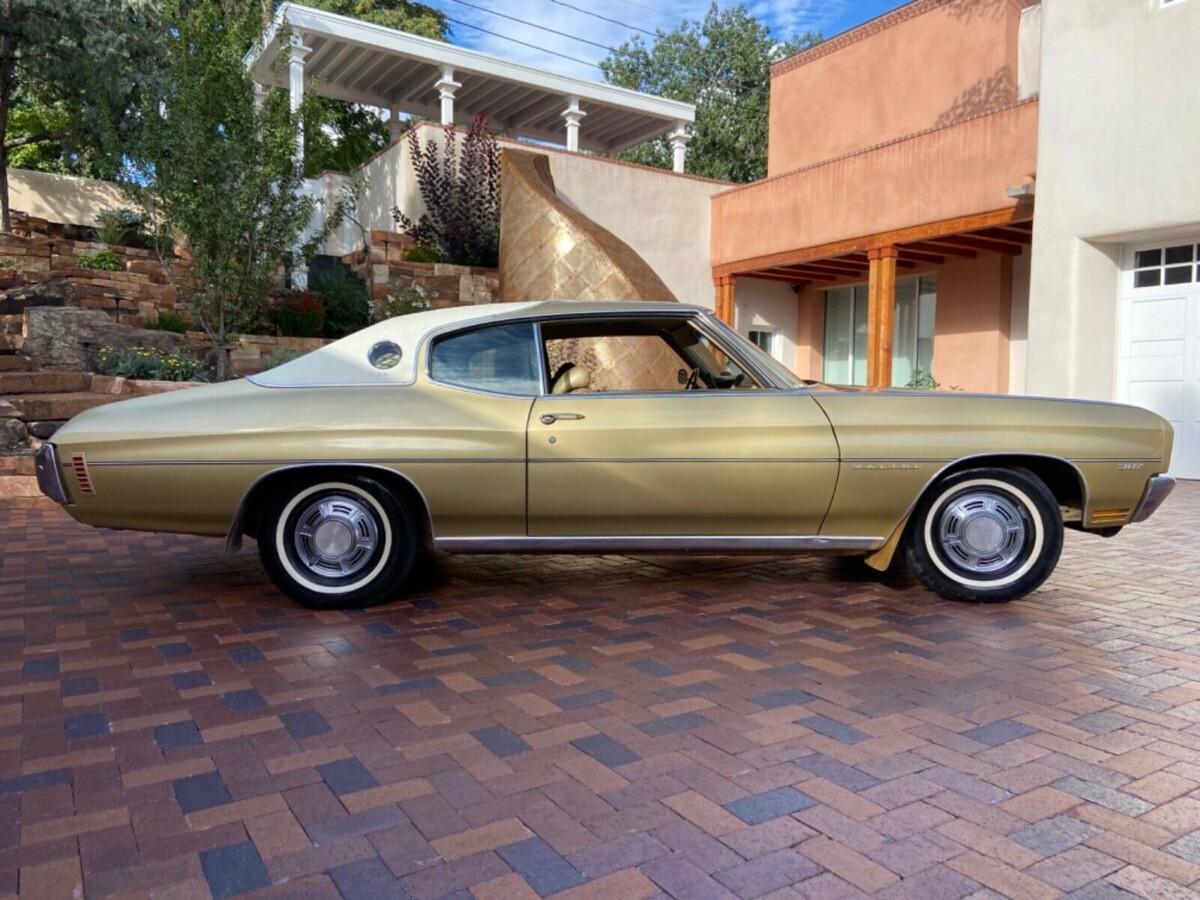 1970 Chevelle opera window | Barn Finds