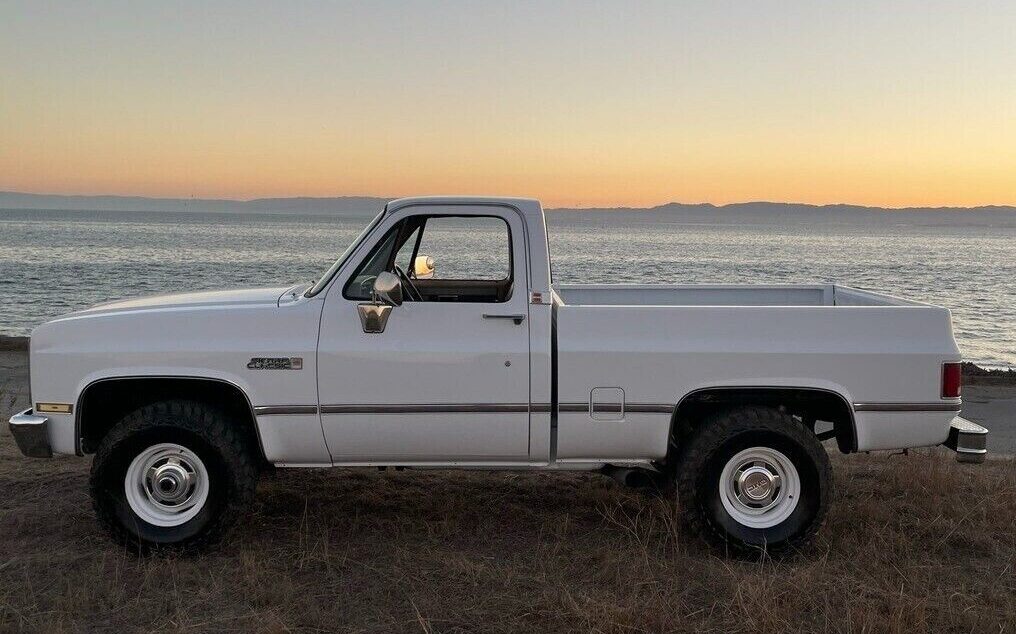 1986 GMC body | Barn Finds
