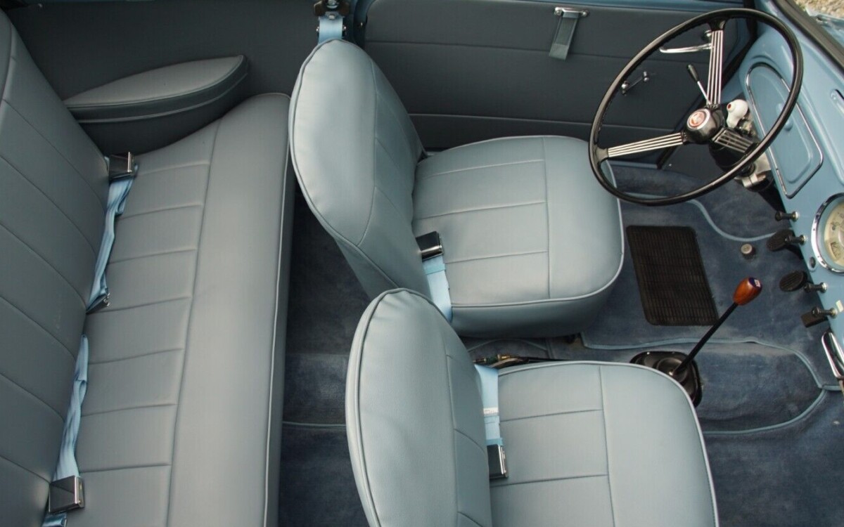 1961 Morris Minor 1000 Inside | Barn Finds
