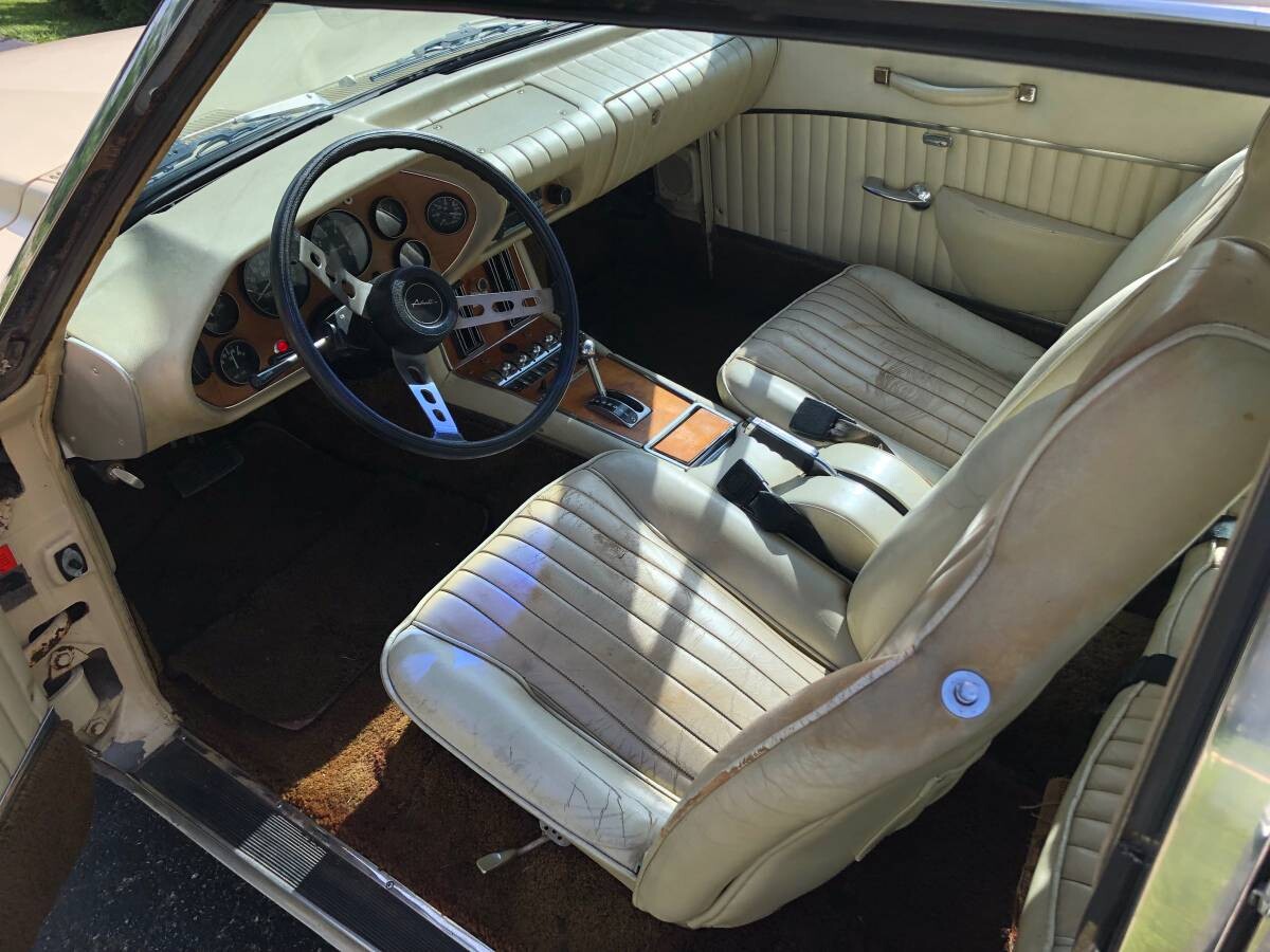 avanti interior | Barn Finds