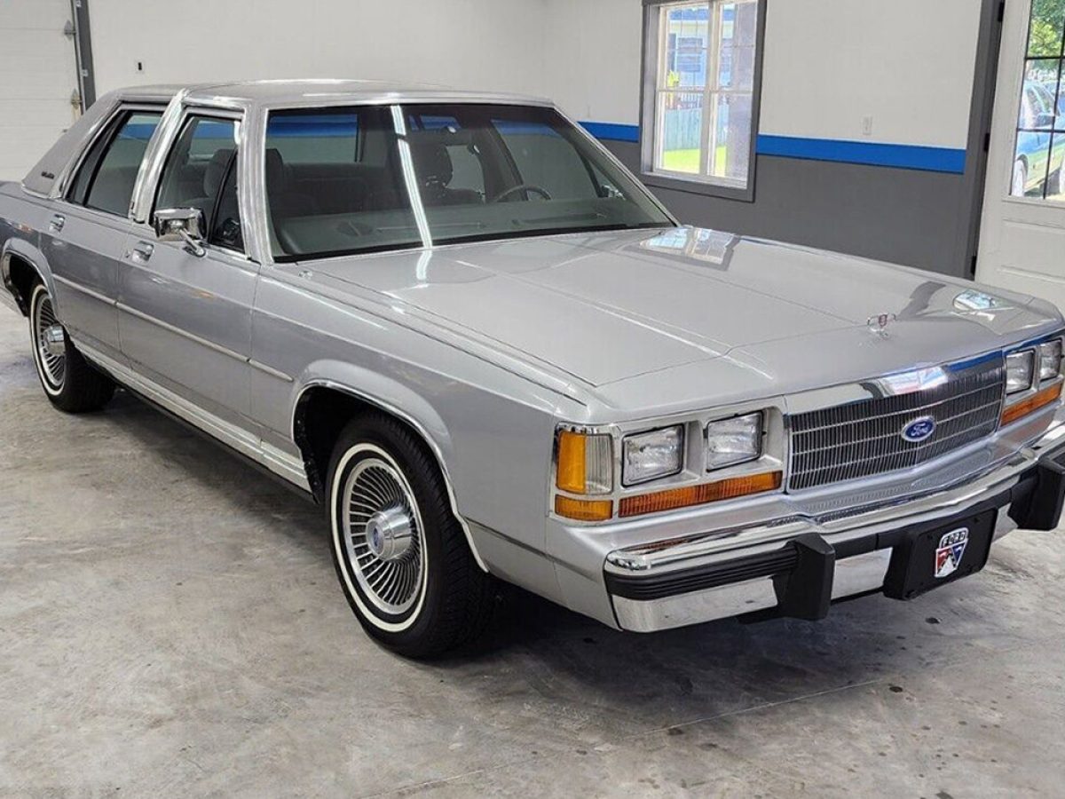 1988 Ford Ltd 2 Door