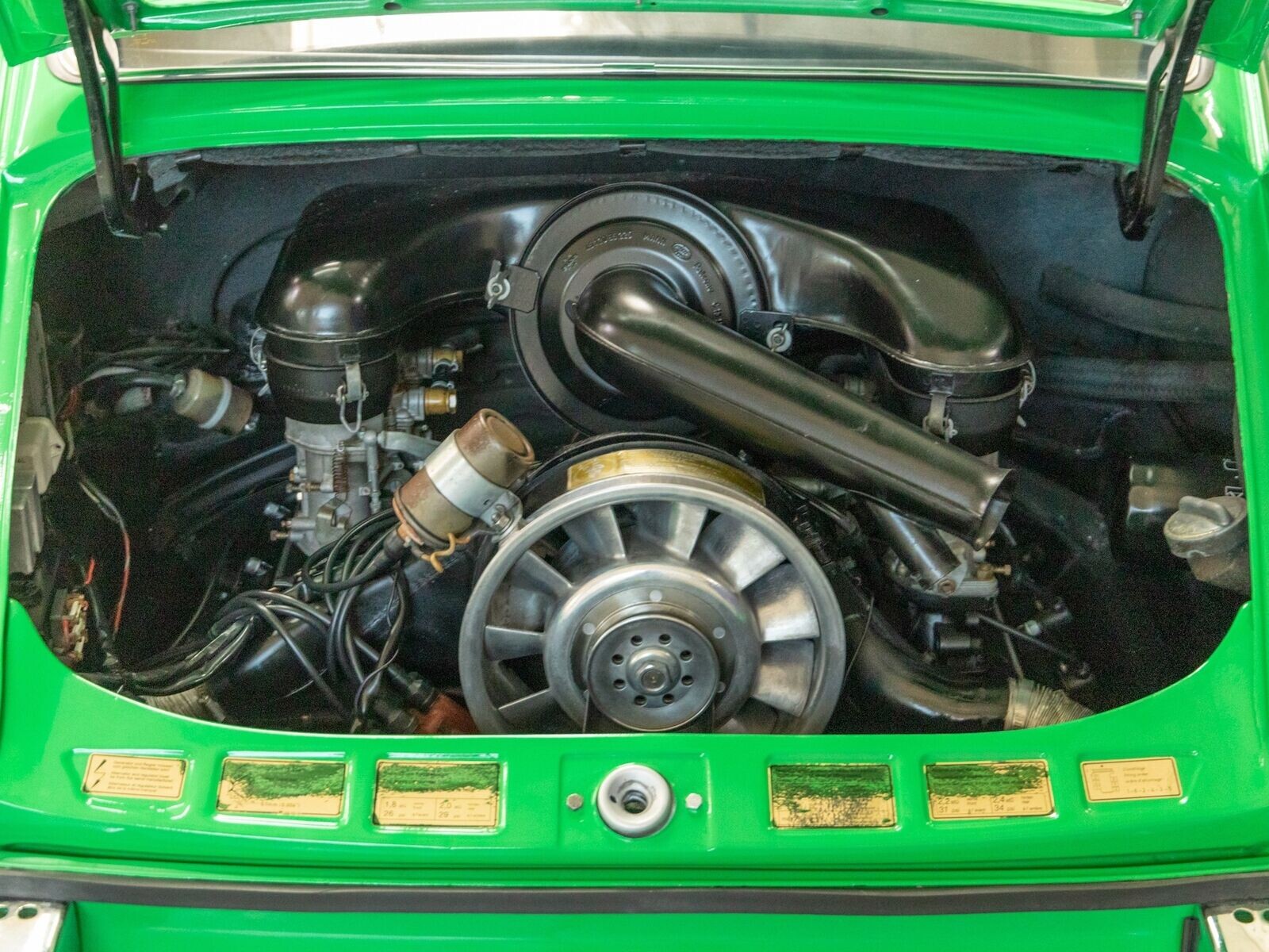 911 green engine | Barn Finds