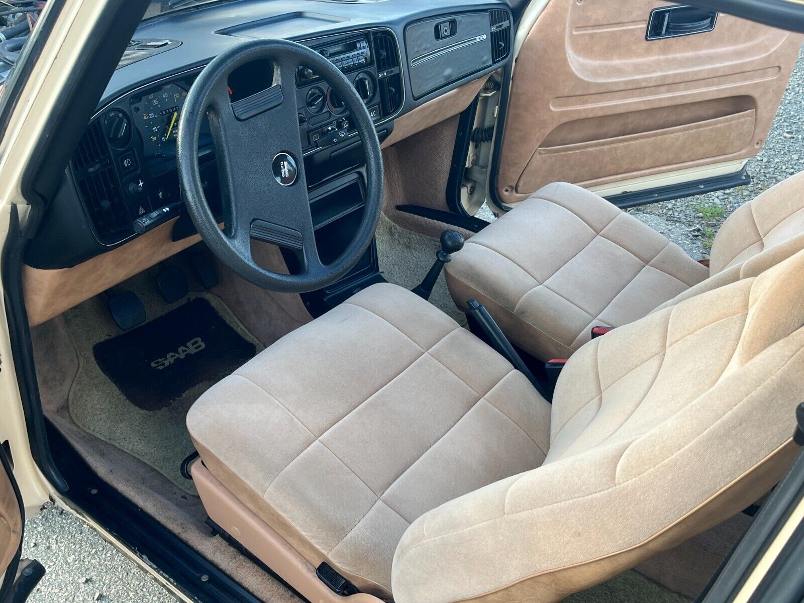 saab 900 interior | Barn Finds