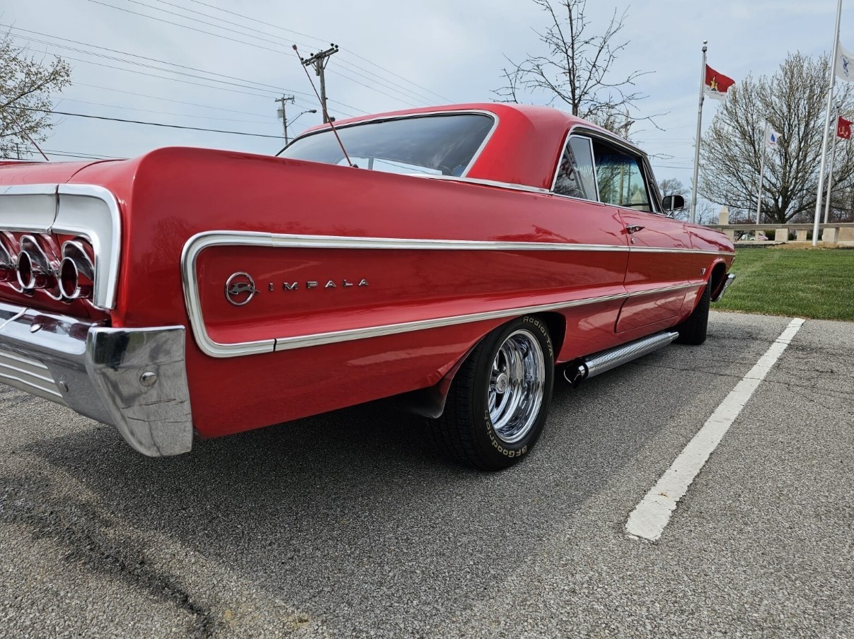 Upgraded 350: 1964 Chevrolet Impala | Barn Finds