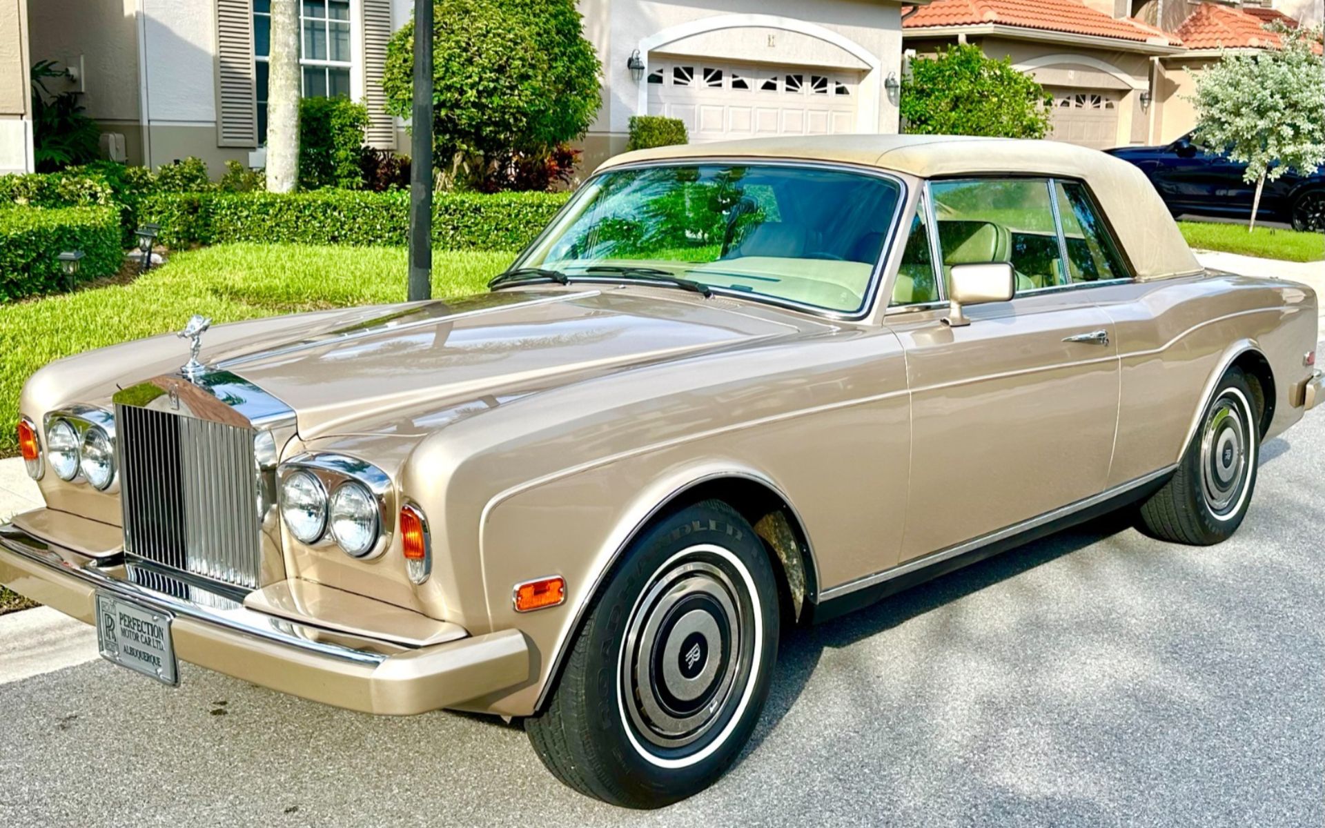 Concours-Level Cruiser: 1986 Rolls-Royce Corniche II | Barn Finds